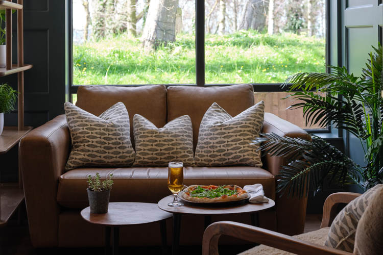 Bar and Lounges | The Fish Hotel Broadway